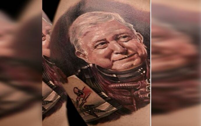 AMLO se transforma en Deadpool… En un tatuaje - De Interés