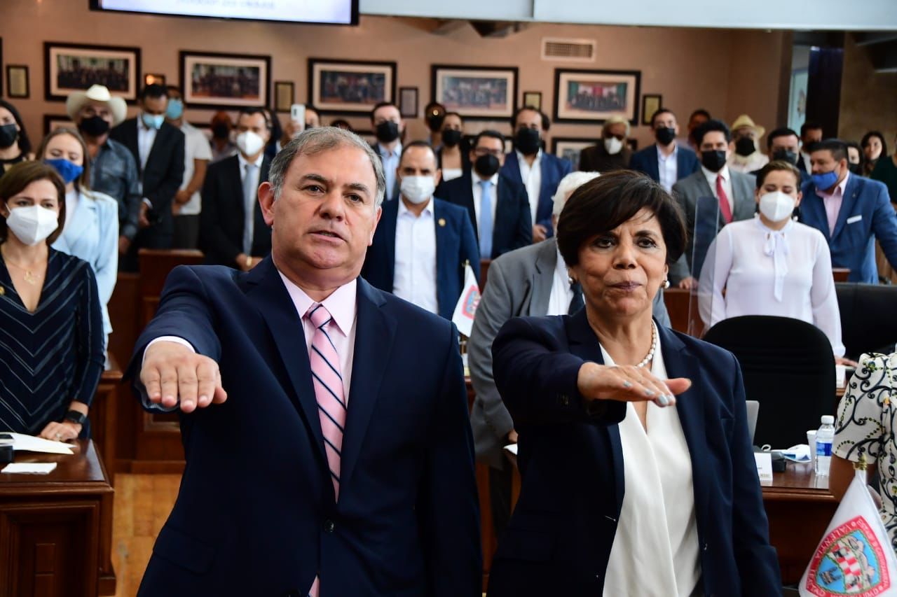 Ratifica Congreso a Roberto Fierro como fiscal general