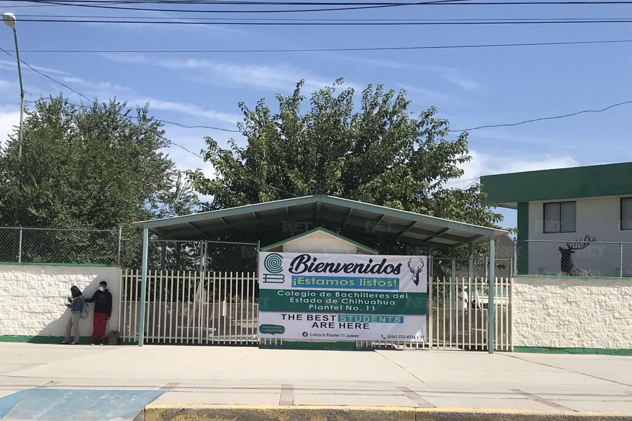 Regresan alumnos del Cobach 11 a las aulas