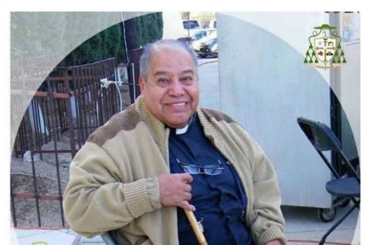 Internan de emergencia a ‘El Padre Cholo’