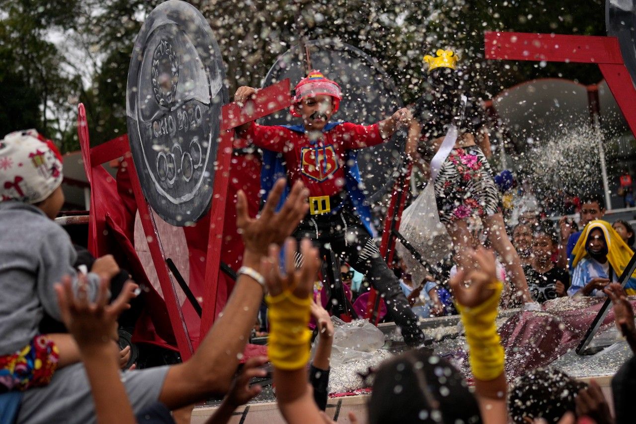 Él es Súper Bigote, el superhéroe inspirado en Nicolás Maduro