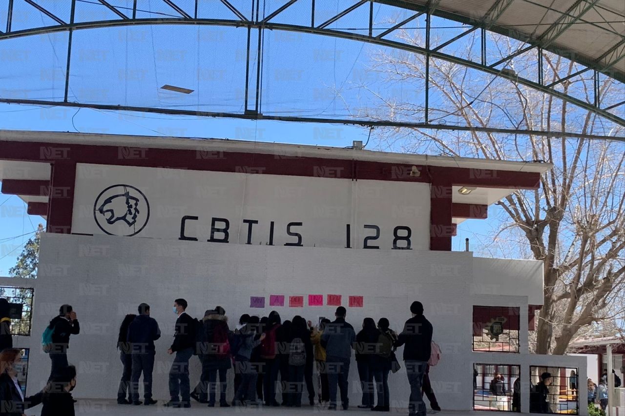 Visita FEM a Cbtis 128 tras denuncias a maestro por acoso