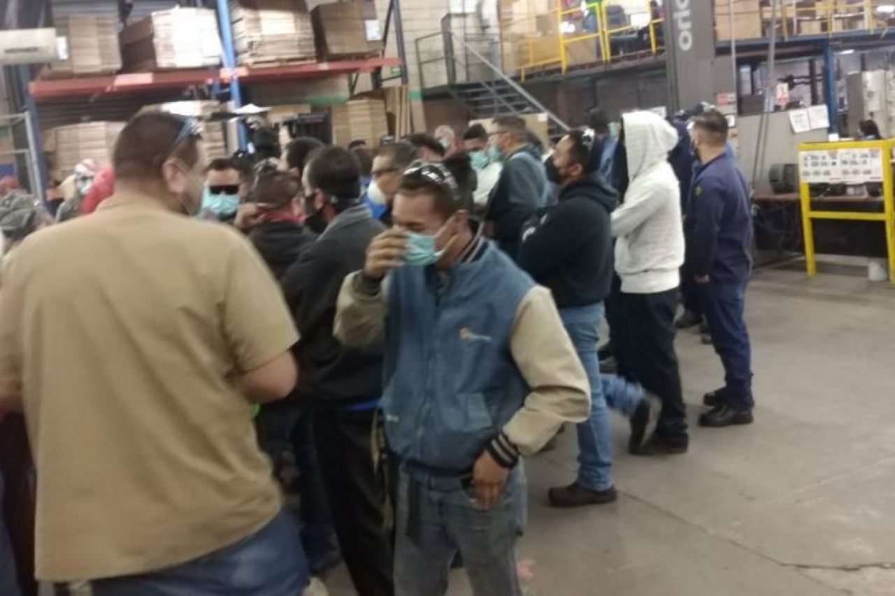 Trabajadores de maquila NAPS hacen paro laboral