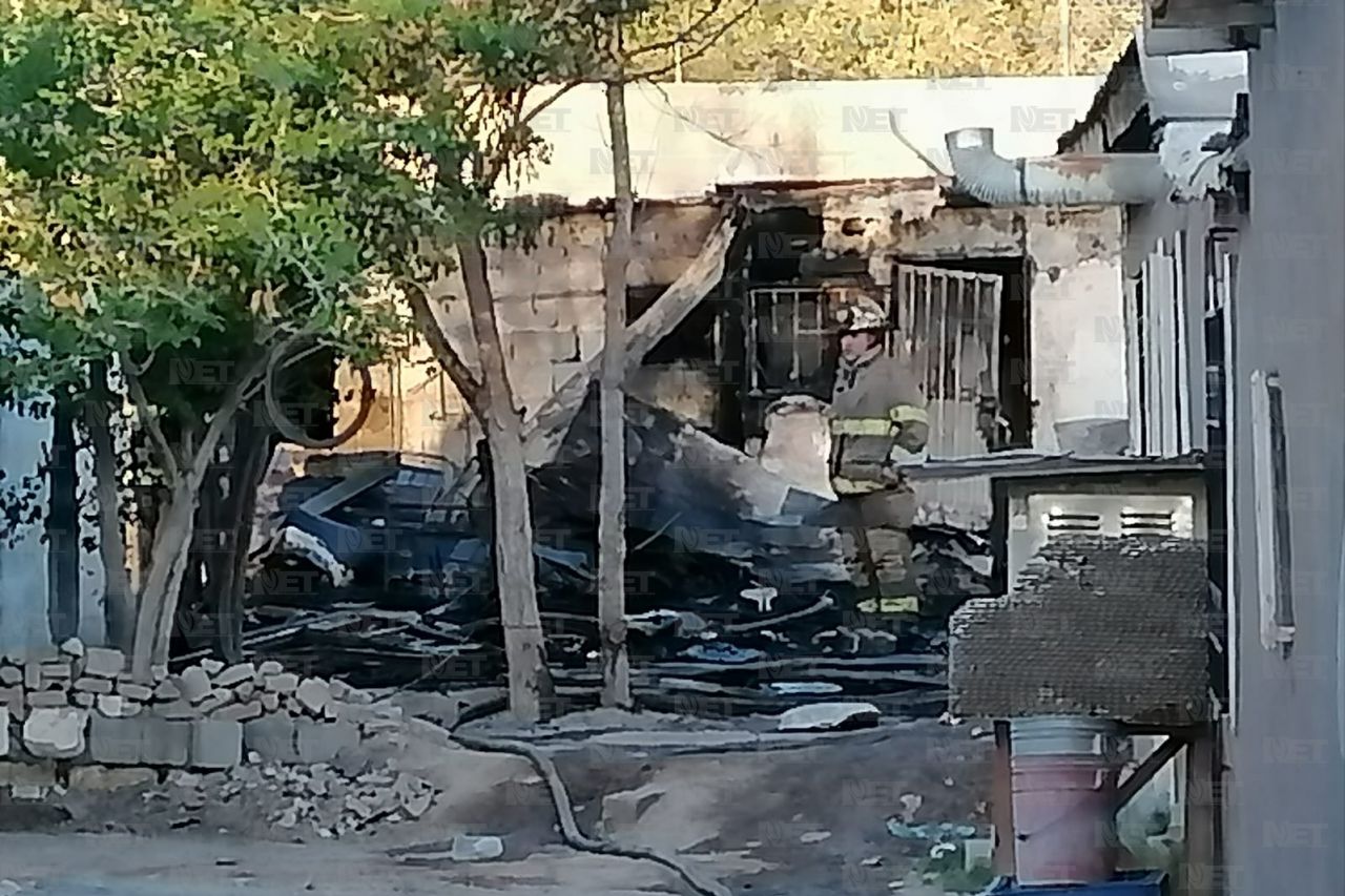 Explota tanque de gas; se queman 2 casas