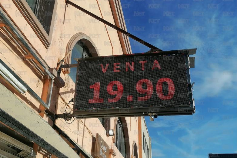 Baja el dólar a 19.90 pesos