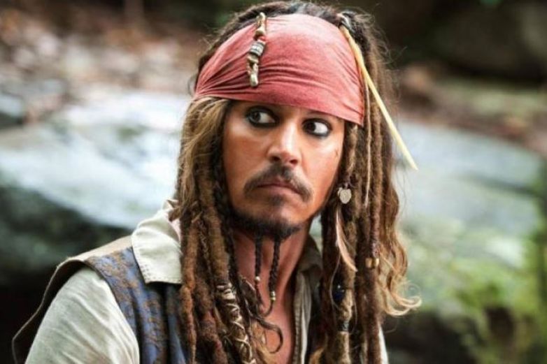 Qué es eso!? Rostro de Johnny Depp sorprende a sus seguidores