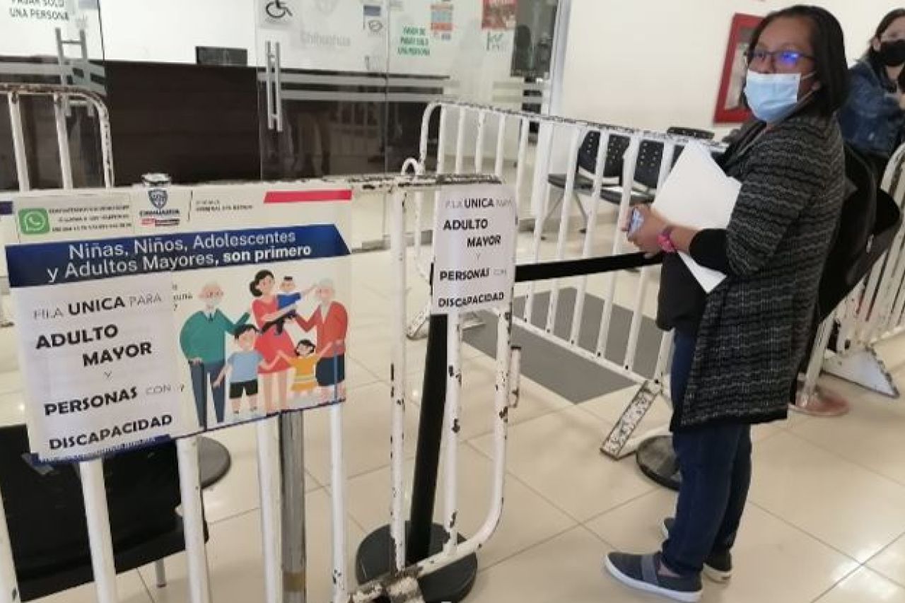 Crea Licencias fila especial para personas con discapacidad