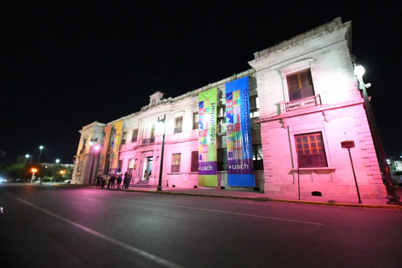 Rectoría de la UACh se pinta de rosa