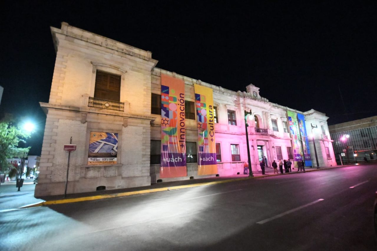 Rectoría de la UACh se pinta de rosa