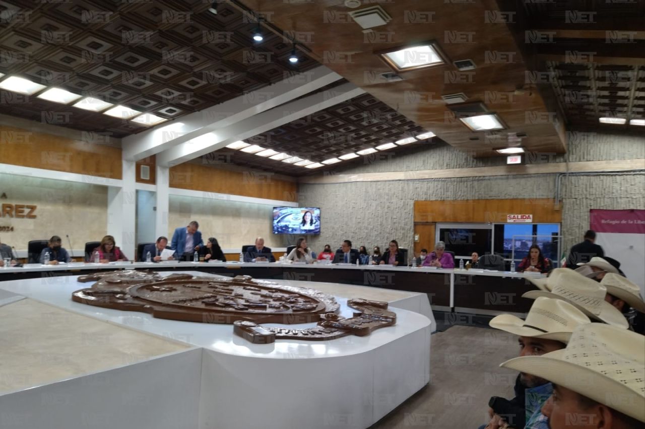 Arena de rodeo aportará desarrollo al suroriente: Juan Escalante