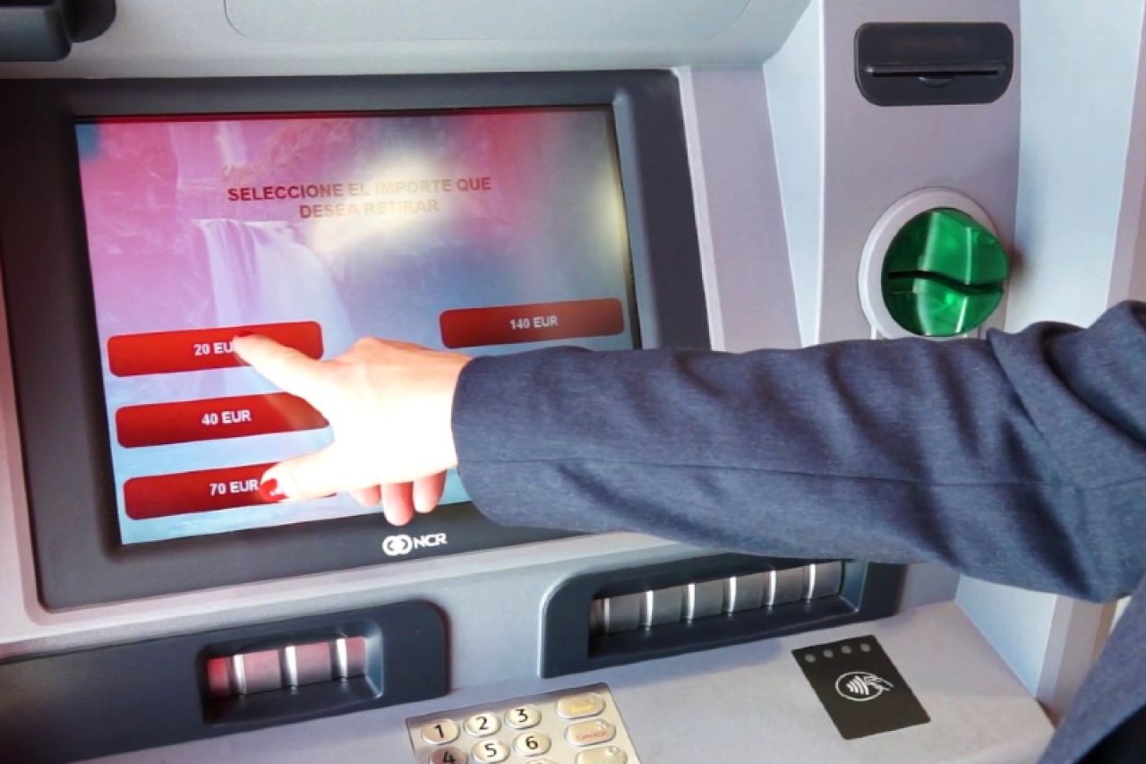 Sigue estas recomendaciones de seguridad al usar cajeros automáticos