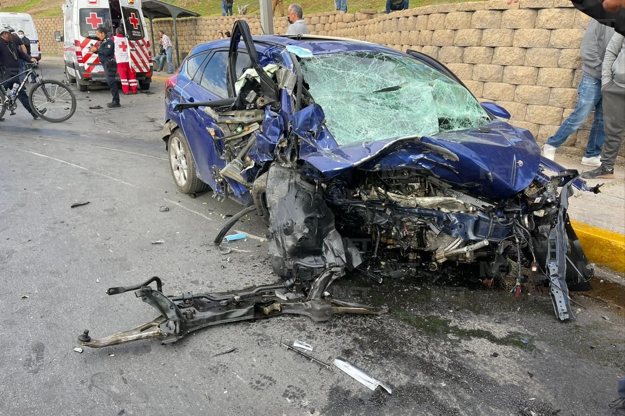 Dos lesionados en aparatoso choque en Chihuahua