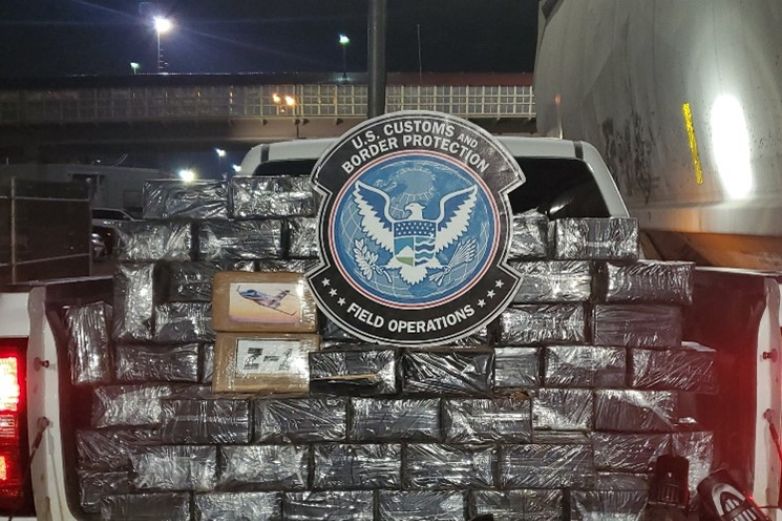 Halla CBP 200 libras de drogas en vagón del tren