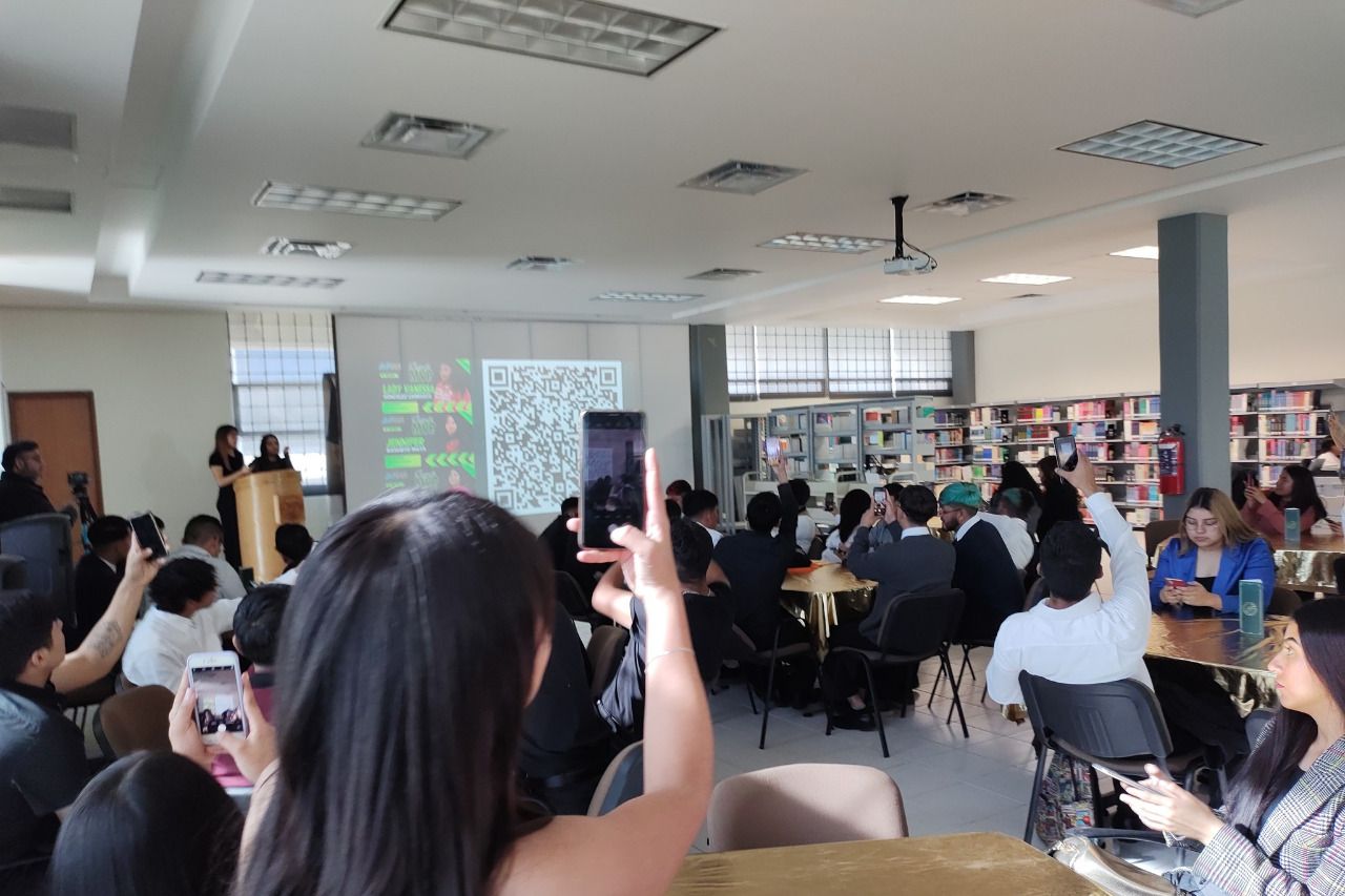 Reconoce UTPN a estudiantes destacados en arte y deporte