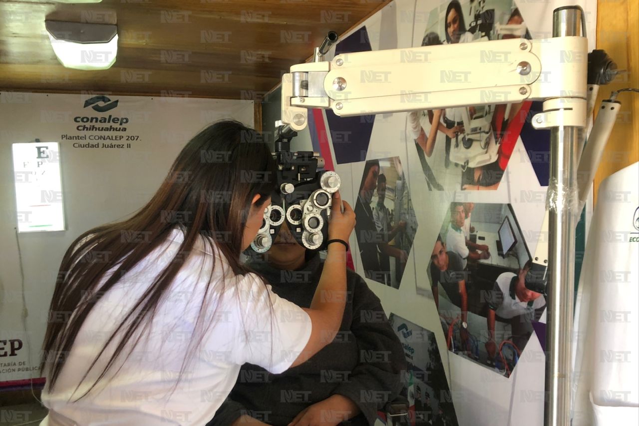 Alumnos del Conalep realizan exámenes de la vista
