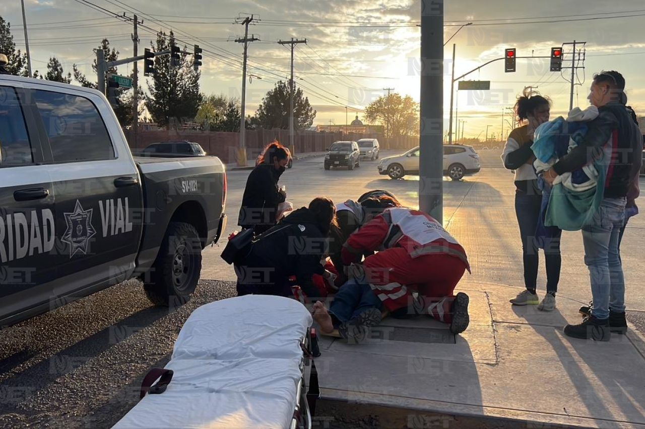 Lo arrolla automóvil y sufre múltiples fracturas Lo arrolla automóvil y sufre múltiples fracturas