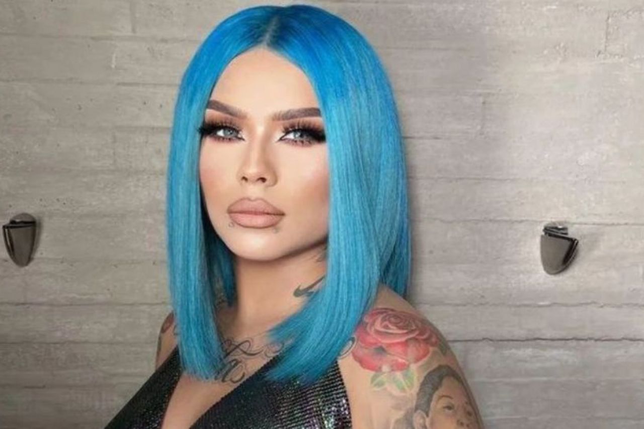 Mona comparte atrevidas fotos