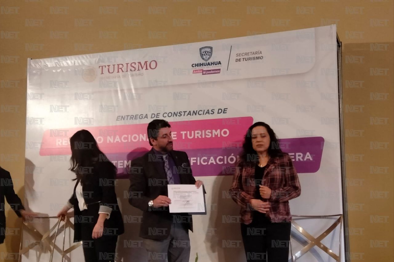Entrega Gobierno constancias del Registro Nacional de Turismo