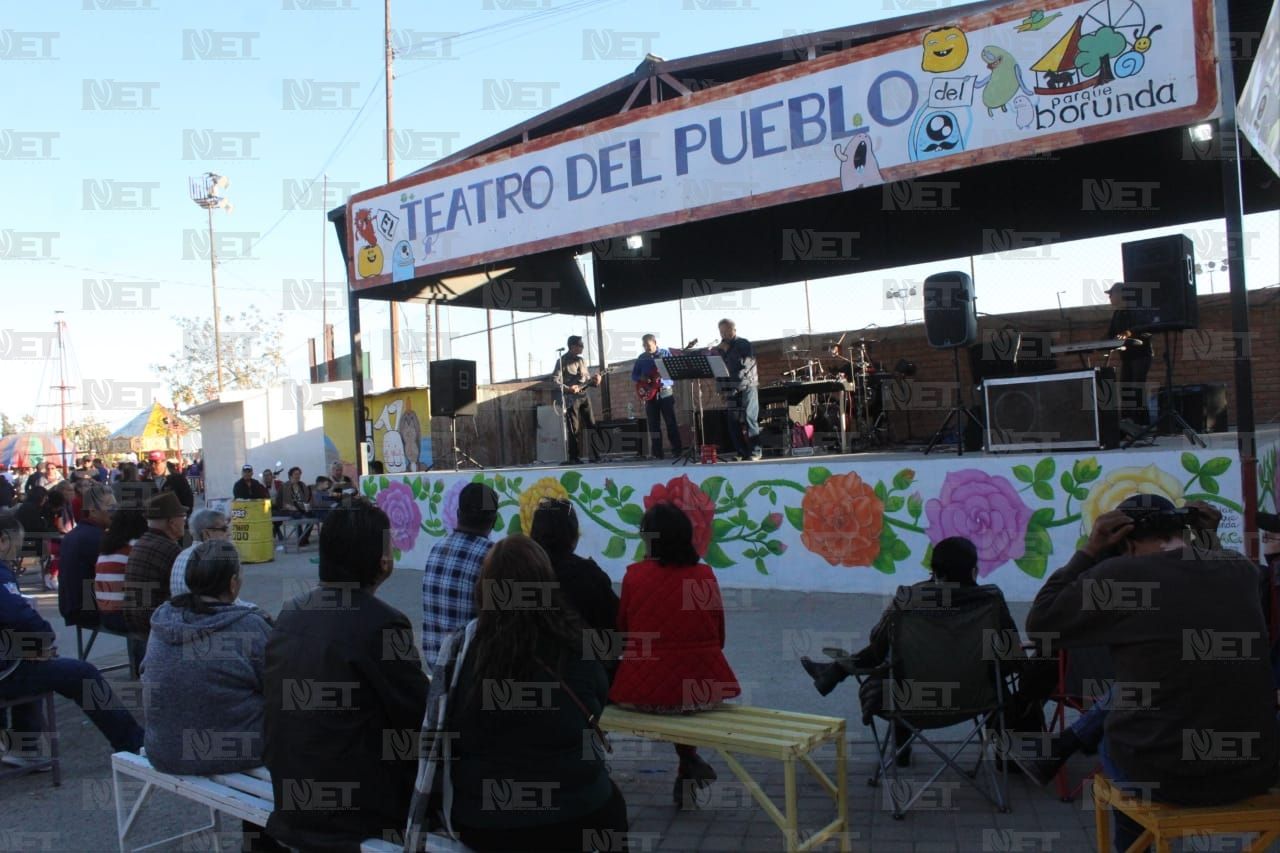 Disfrutan familias en el Parque Borunda