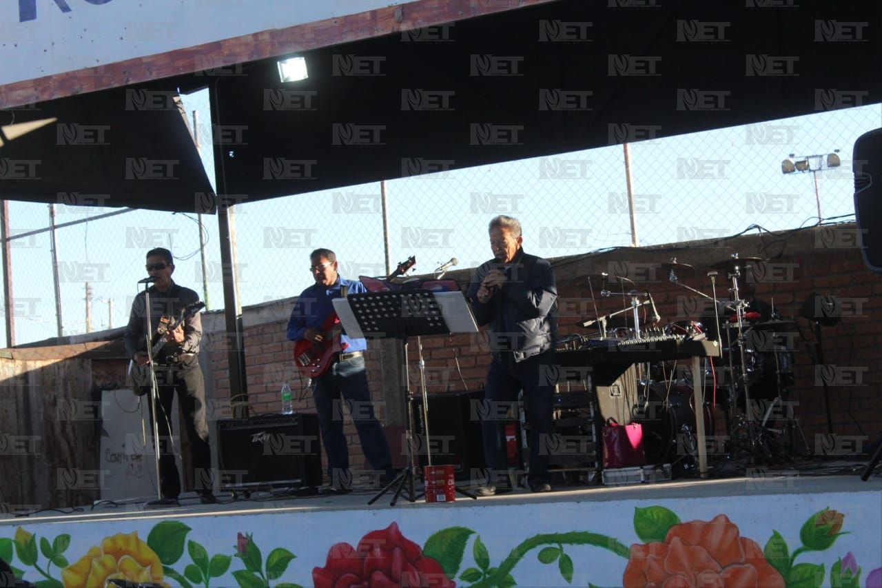 Disfrutan familias en el Parque Borunda