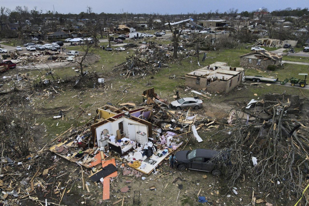 Tormentas azotan sobre al menos 15 estados de EU