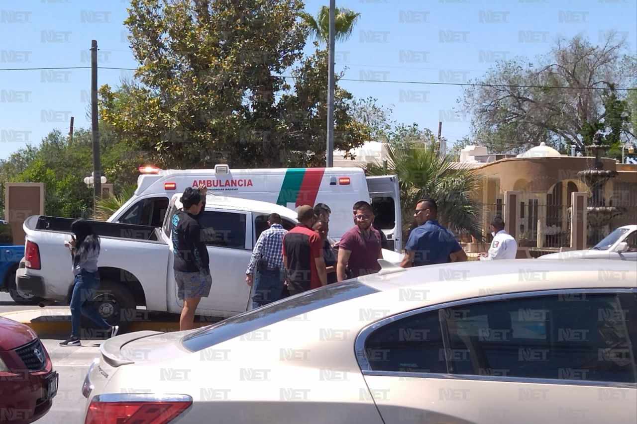Choca unidad de la Fiscalía contra auto; agente resulta lesionado Choca unidad de la Fiscalía contra auto; agente resulta lesionado