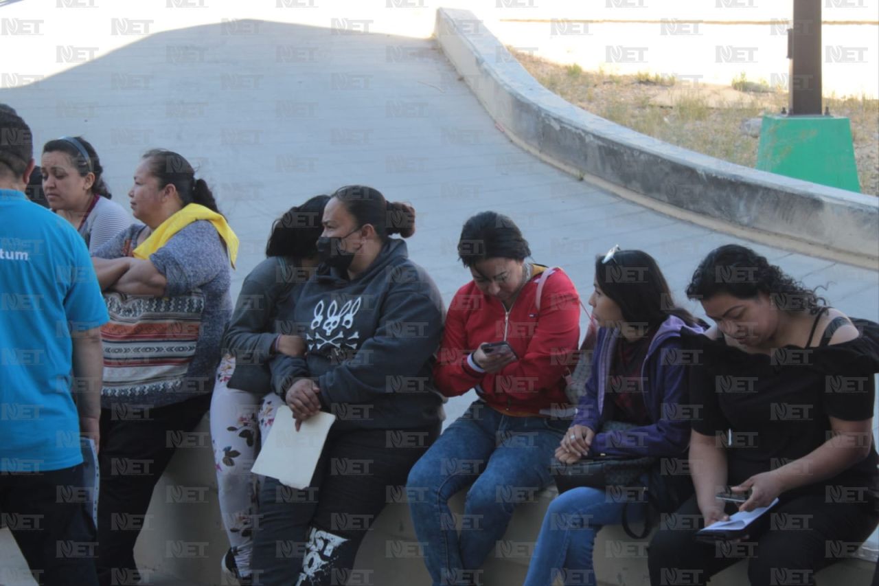 Galería: Entregan 6 mil becas escolares