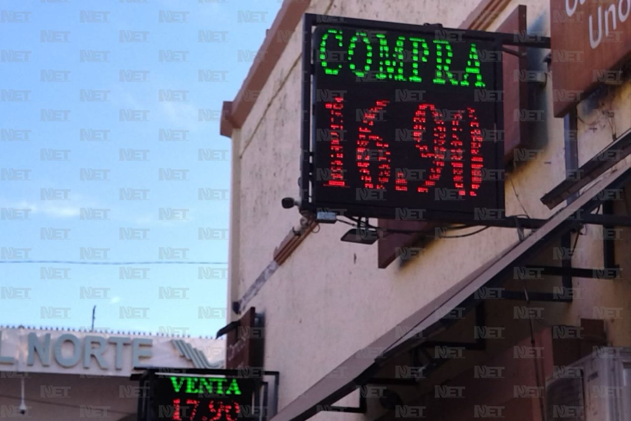 Cotiza dólar a 17.90 pesos