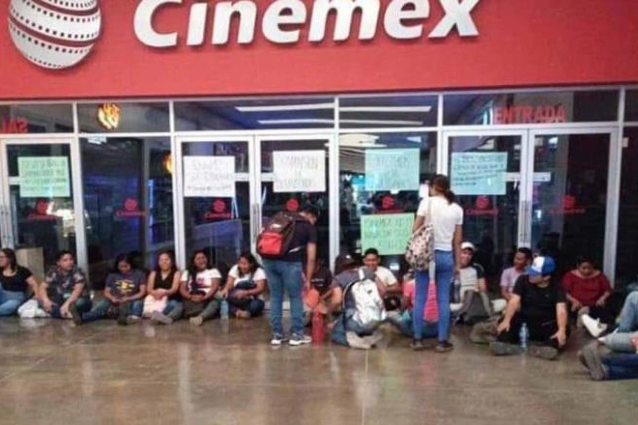 Cinemex despide a trabajadores que pedían reparto de utilidades