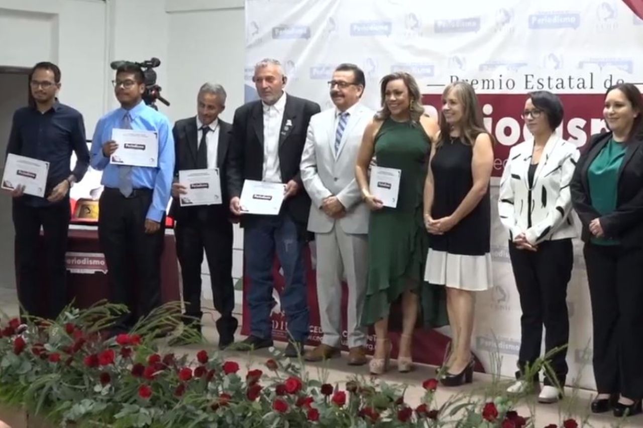 Obtiene Samuel Palacios mención honorífica en Estatal de Derechos Humanos