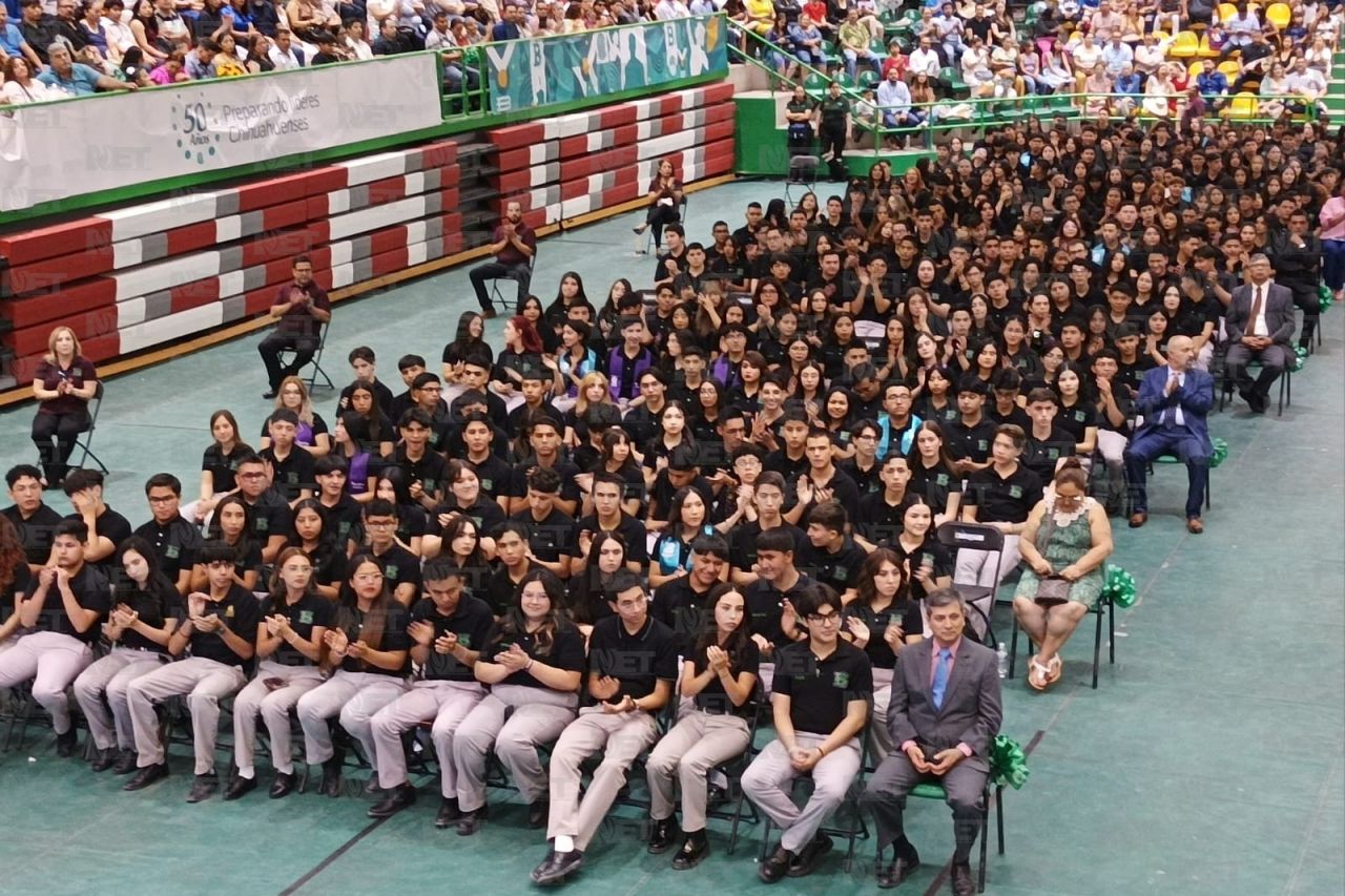 Se gradúan alumnos del Cobach 6