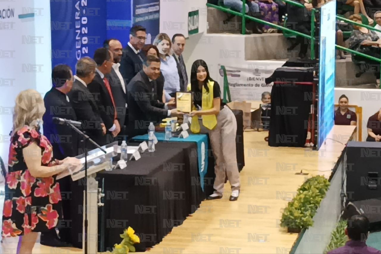 Se gradúan alumnos del Cobach 6