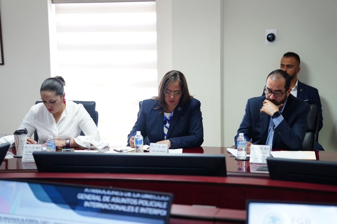 Se reúne fiscal Jáuregui con funcionarios de Interpol México