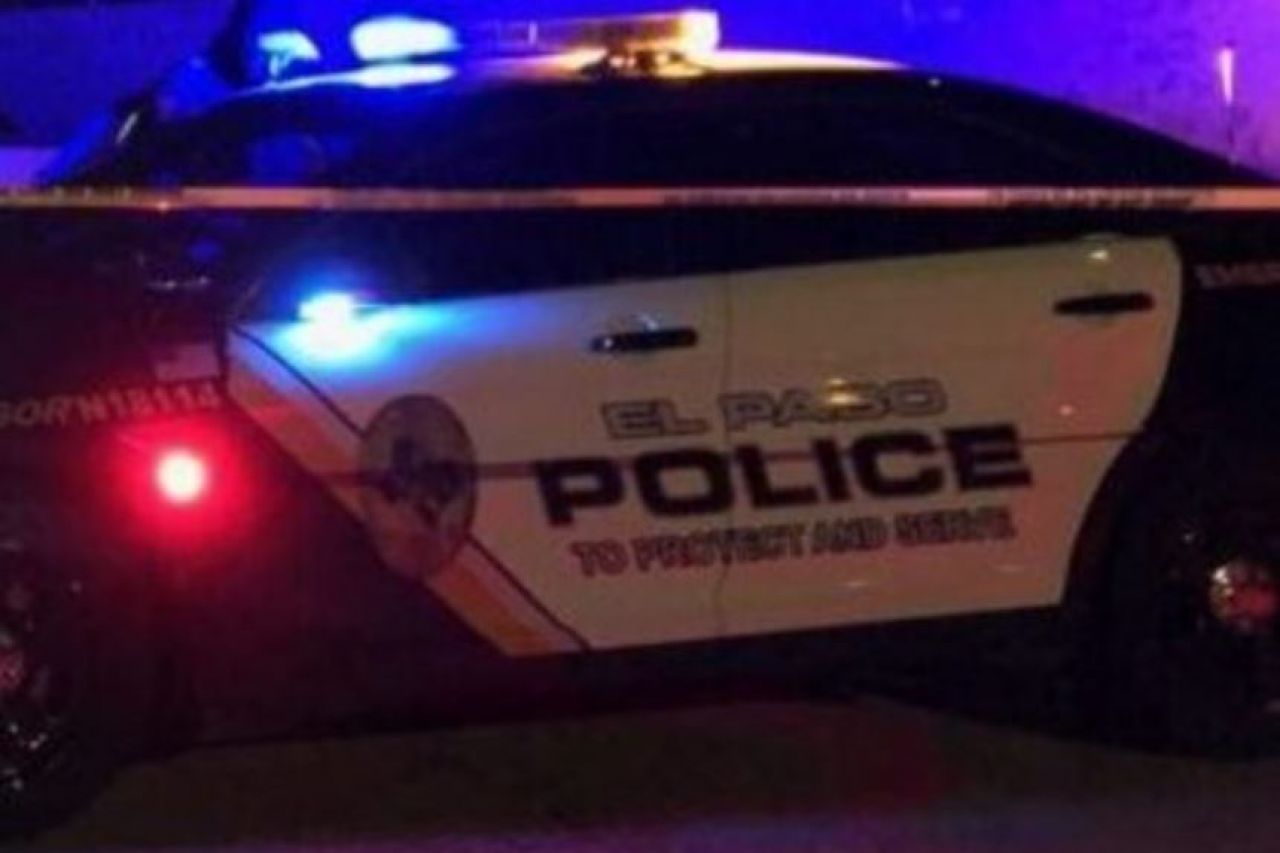 Hospitalizan a joven de 17 años tras chocar su moto en El Paso