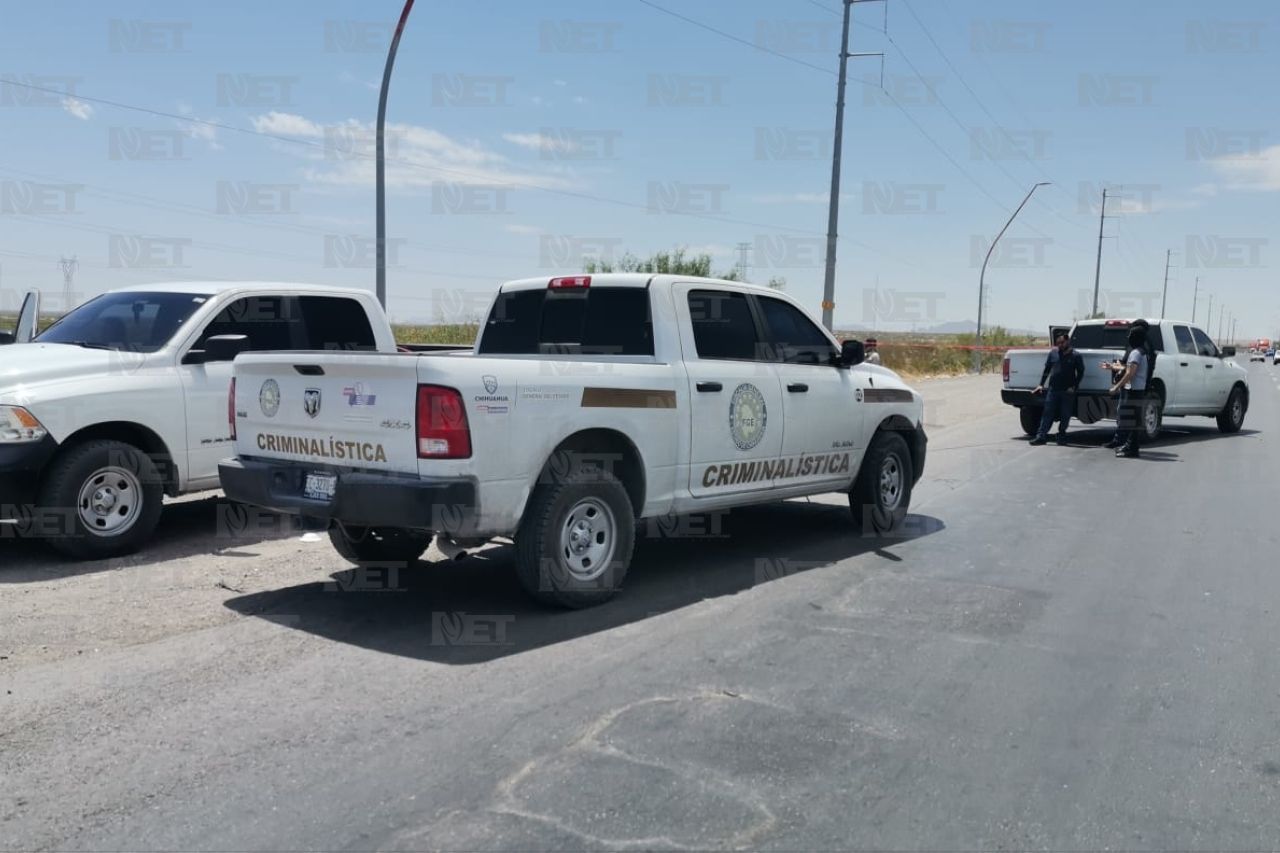 Hallan al menos 3 cadáveres en camioneta abandonada