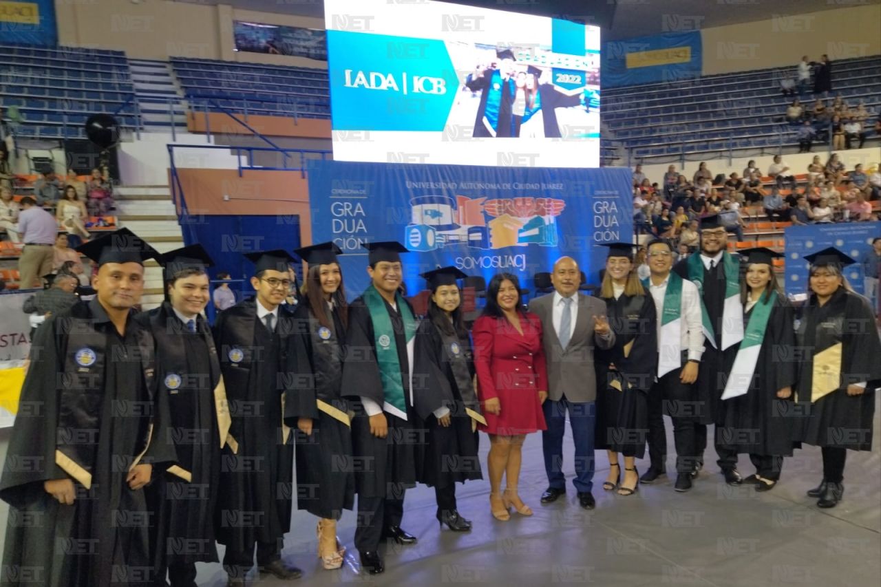 Celebra UACJ graduación de ICB y el IADA generación 2022
