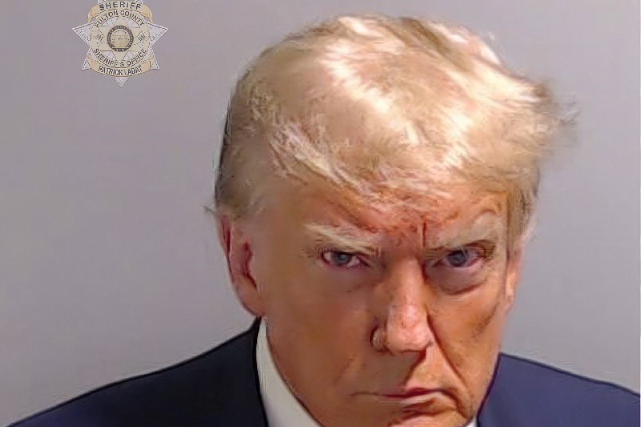 Una imagen, un rostro, un momento en la historia: la foto de Donald Trump
