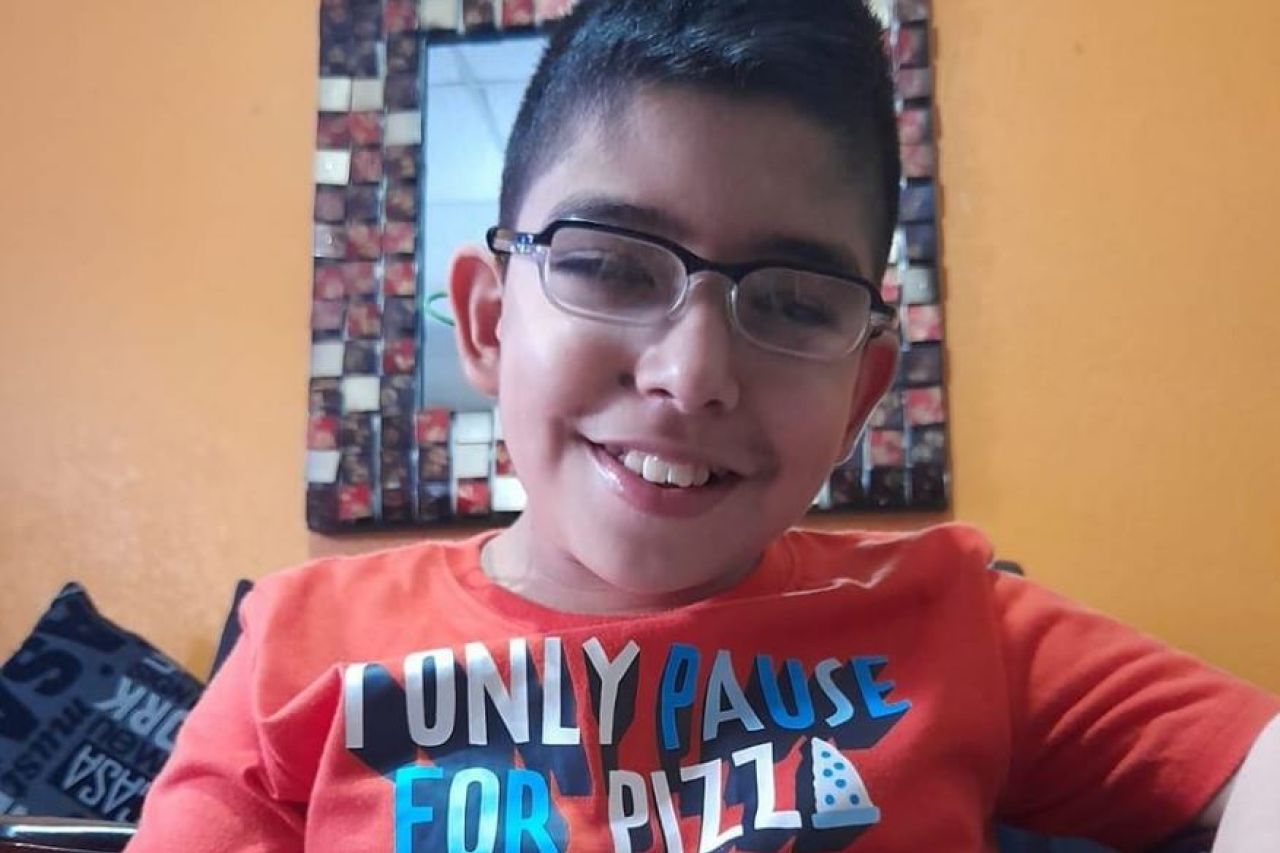 Carlitos necesita 6 operaciones, su familia pide ayuda