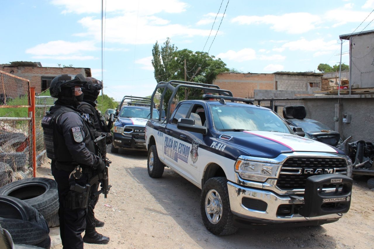 Agentes especiales, drones y helicóptero participan en cateos