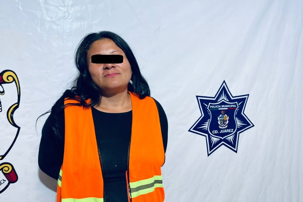 Mujer Ataca Con Machete A Dos Hombres