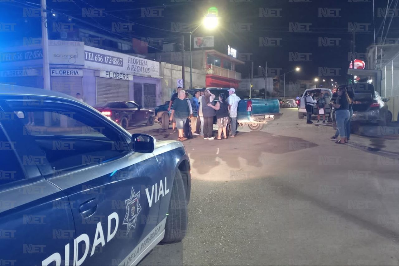 Cierran avenida 16 de Septiembre tras choque