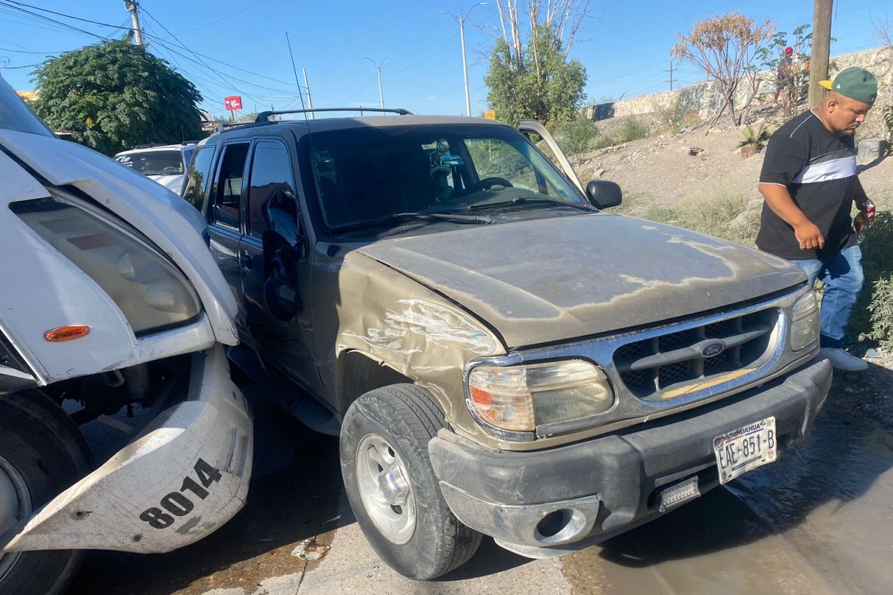 Choca Transporte De Personal Contra Camioneta En La México 68