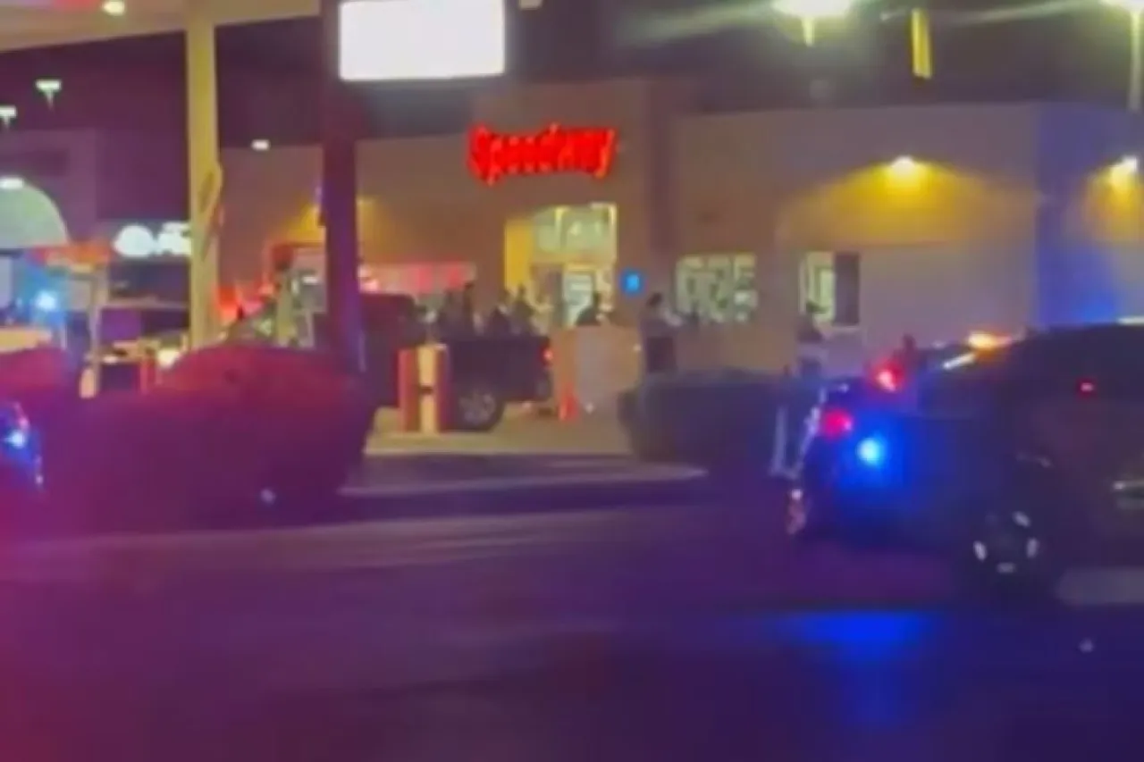 El Paso Hombre Se Atrinchera En Tienda Y Es Abatido Por La Policía