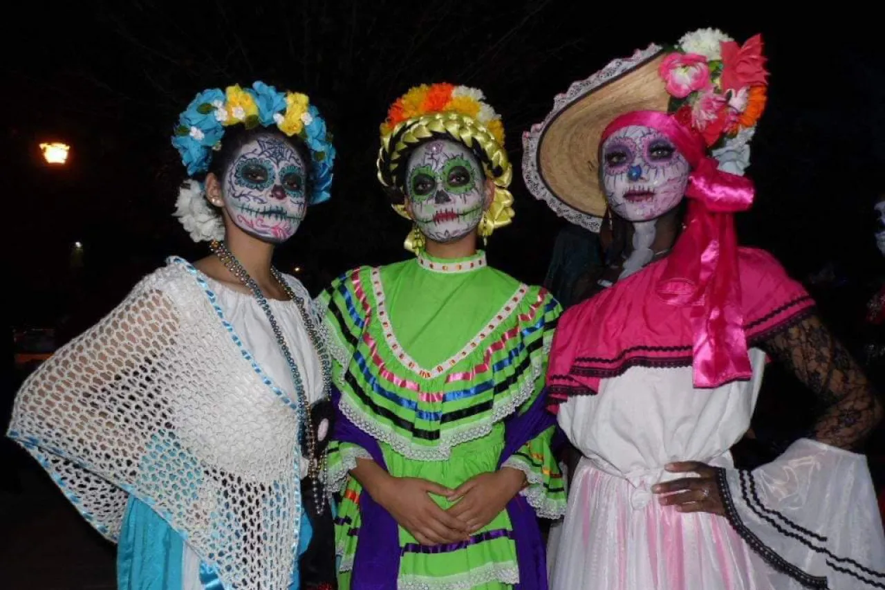 Altares, catrinas, leyendas y más por Día de Muertos en el Parque Central