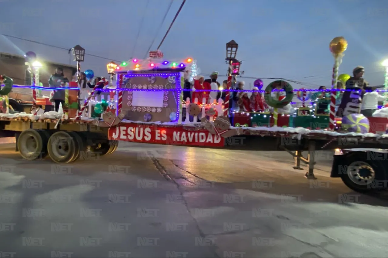 Comunidad cristiana realiza desfile navideño en Juárez