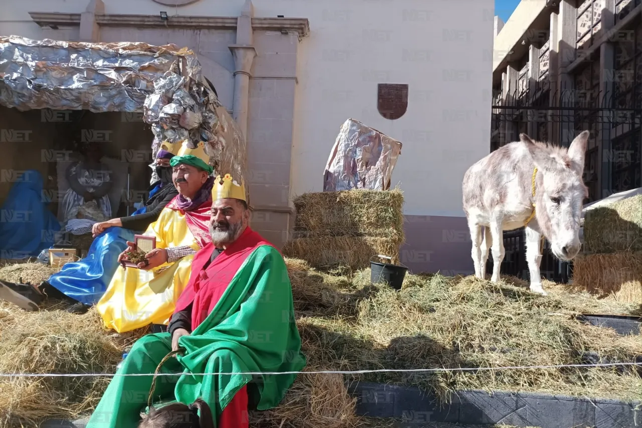 Nacimiento 'viviente' sorprende a los creyentes en Catedral