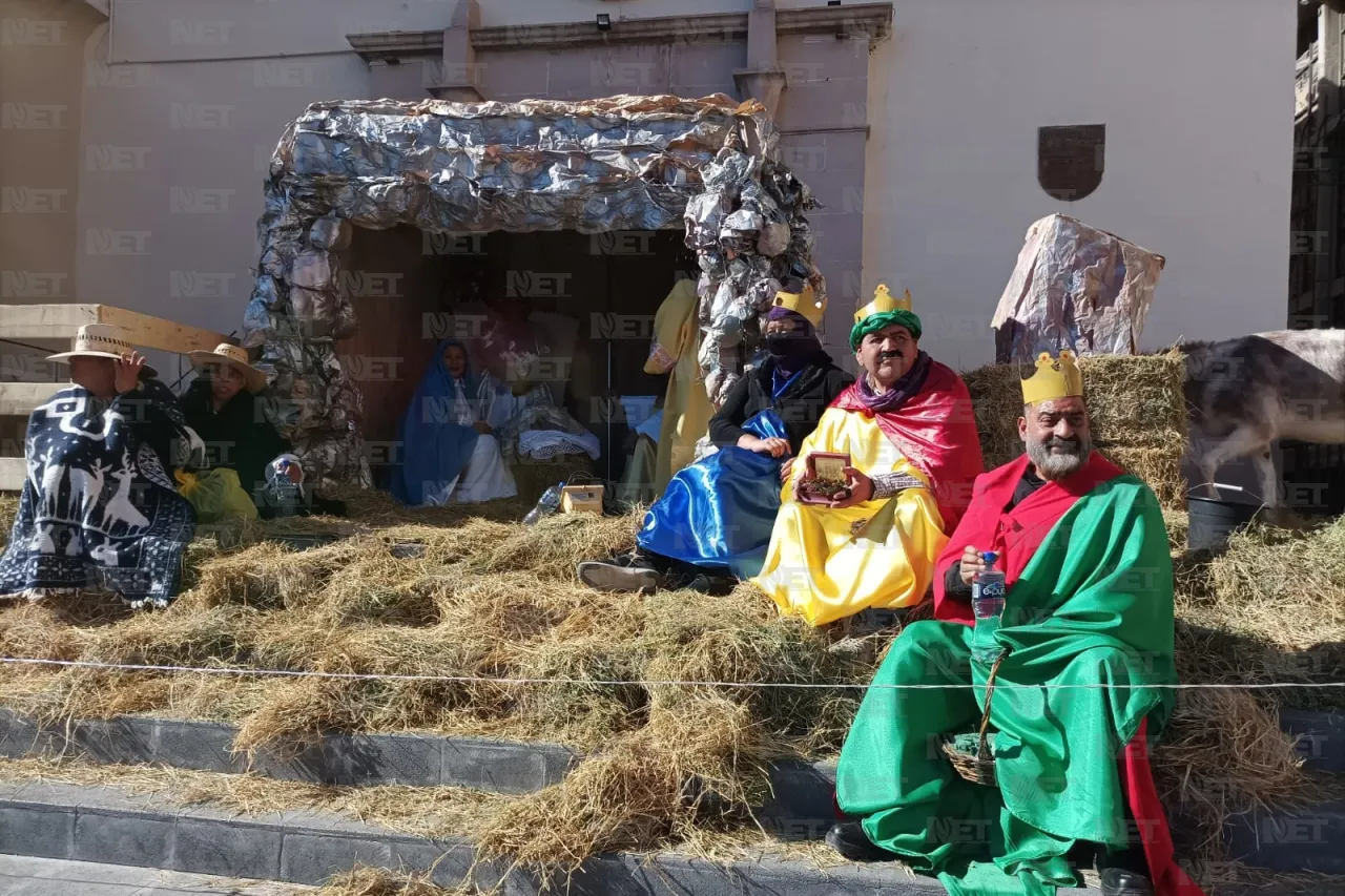 Nacimiento 'viviente' sorprende a los creyentes en Catedral