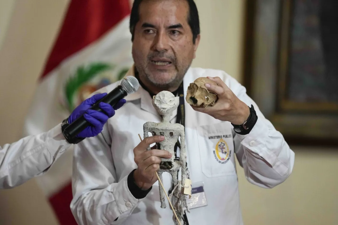 ‘Momias alienígenas’ fueron hechas con papel, concluyen forenses