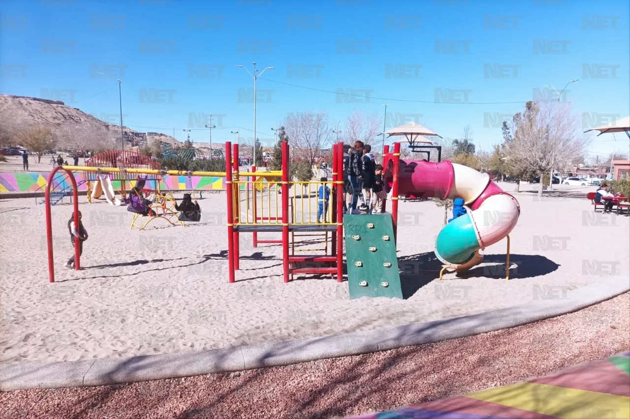 Entrega Municipio rehabilitación de parque en Anapra