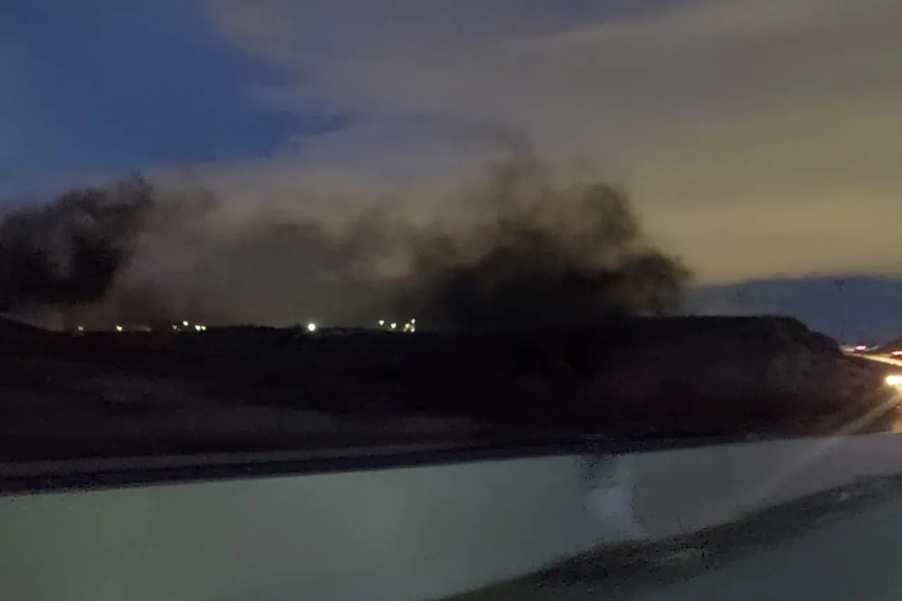 Incendio de llantas genera gran columna de humo al surponiente